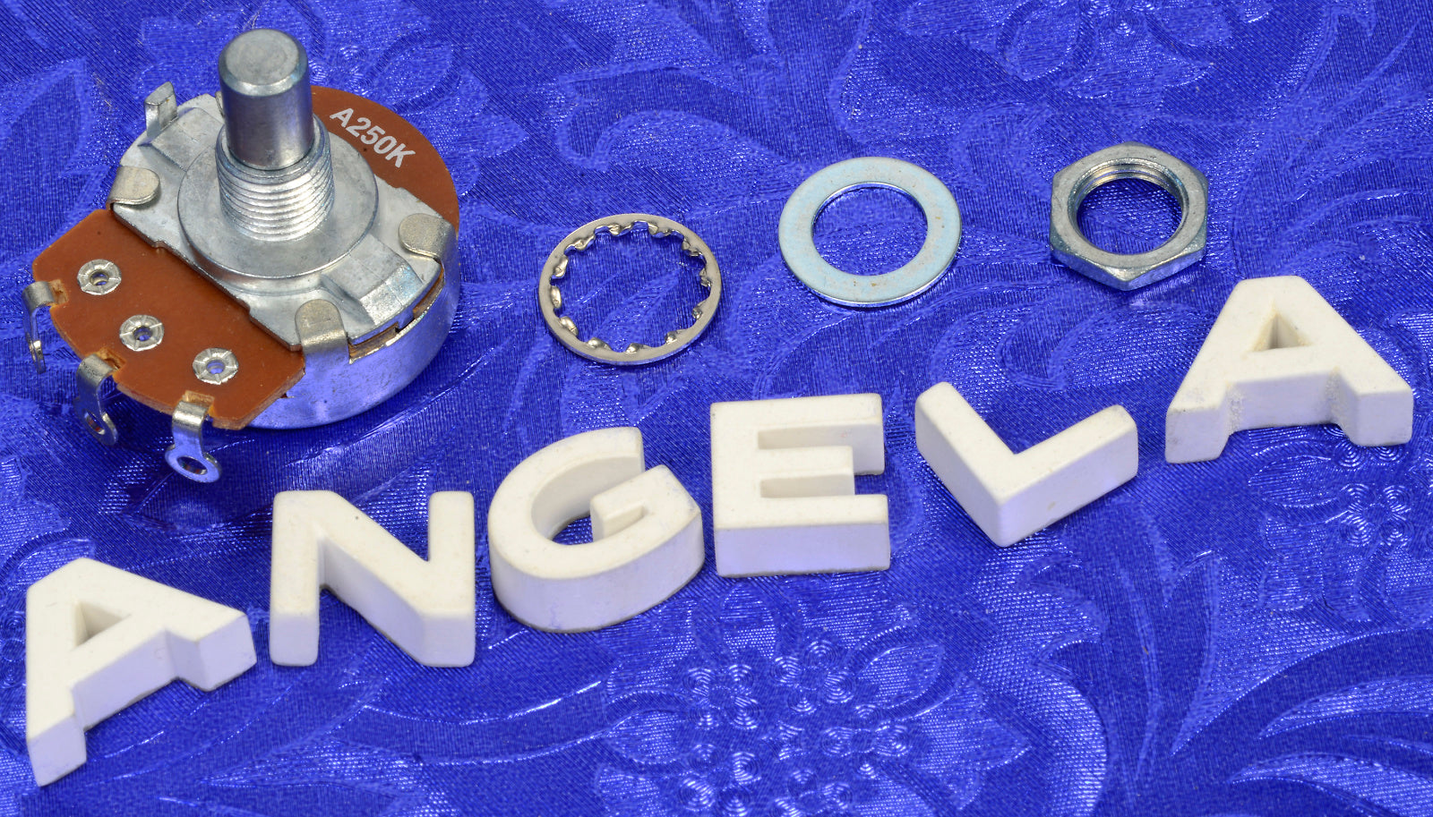 250K Solid Shaft Audio Taper Potentiometer, #A250K – Angela Instruments