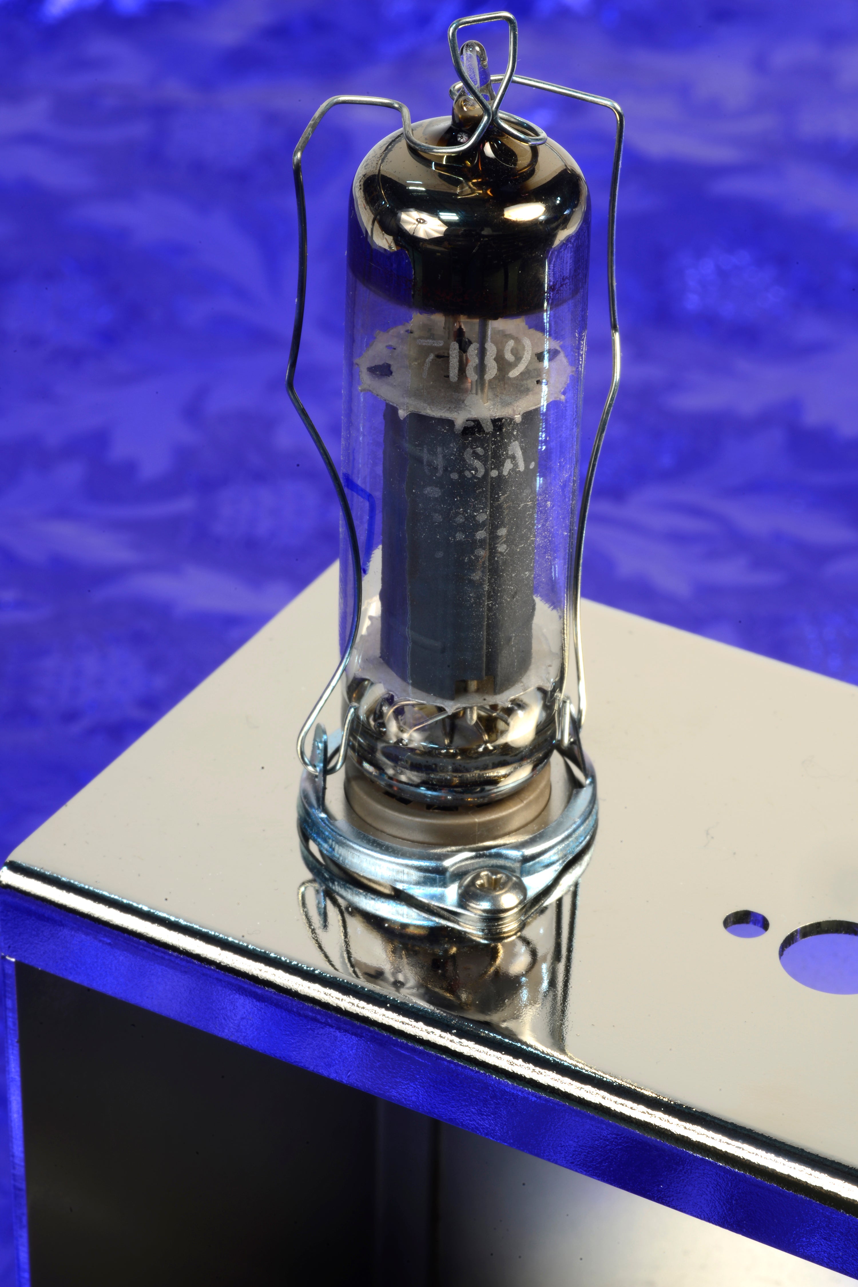 Belton EL84 Tube Socket And Keeper Kit, #91984 – Angela Instruments